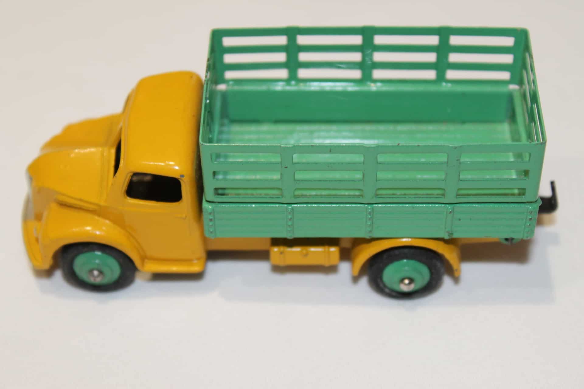 Dinky 030N Farm Produce Wagon | example | Very Nearly Mint