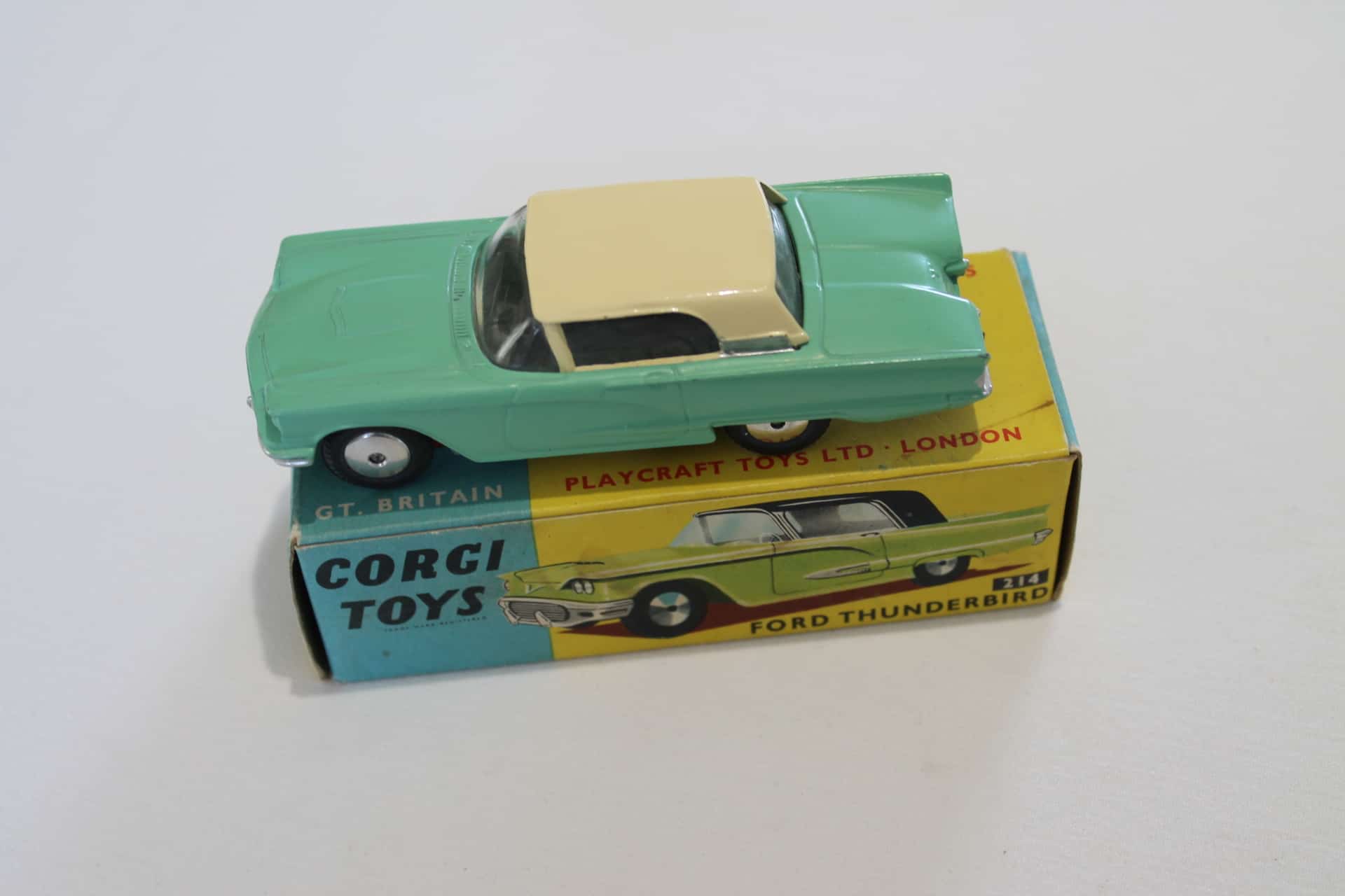 Corgi Toys 214 Ford Thunderbird - Diecast