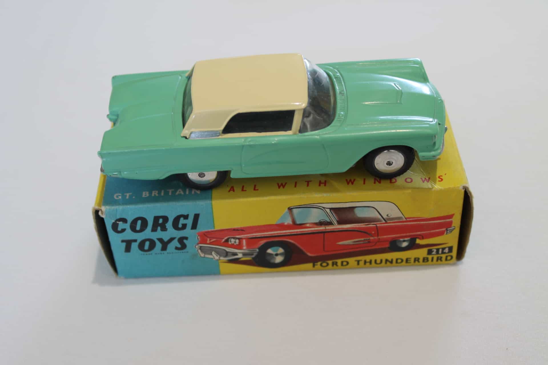 Corgi Toys 214 Ford Thunderbird - Diecast