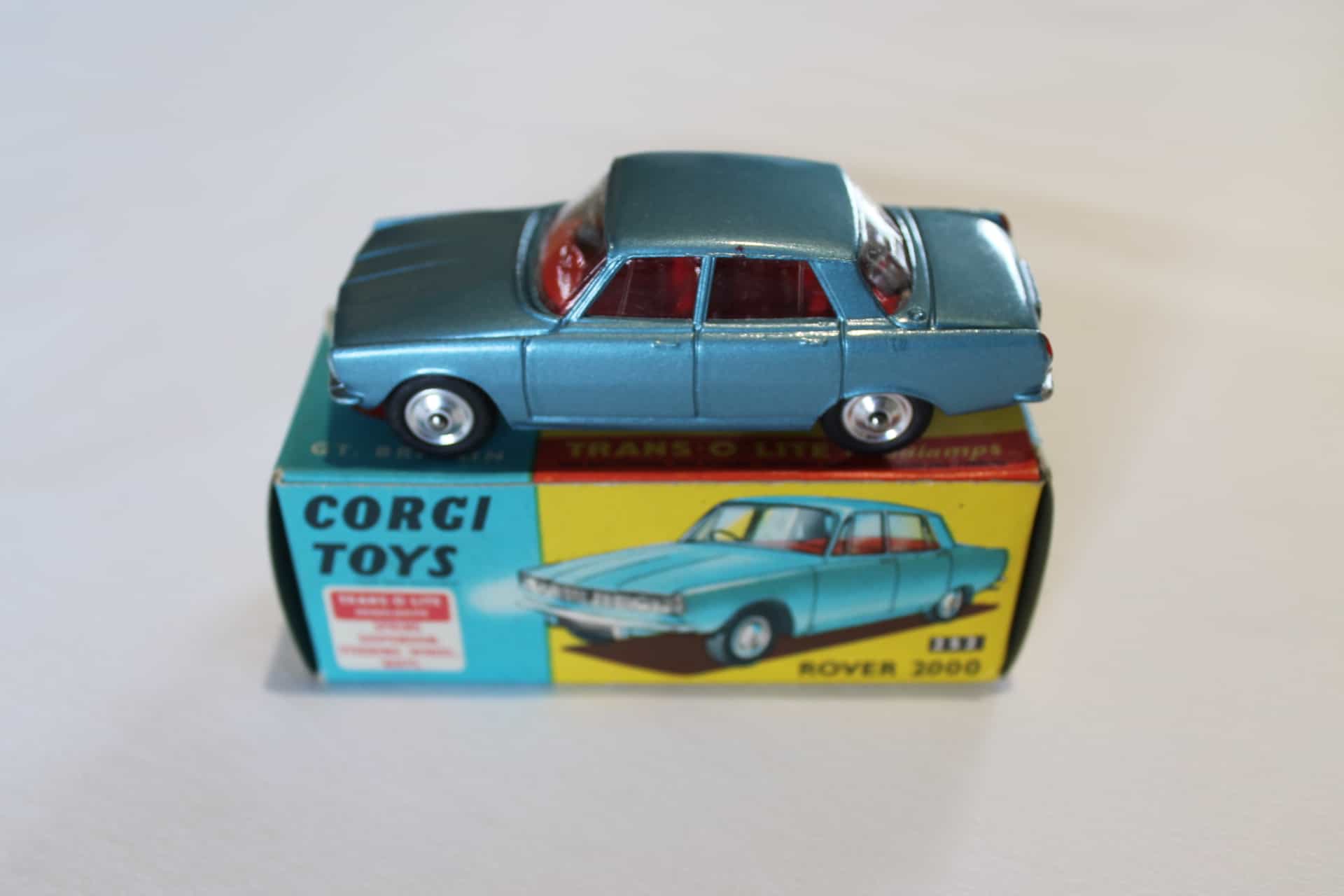Corgi Toys 252 Rover 2000 - Diecast