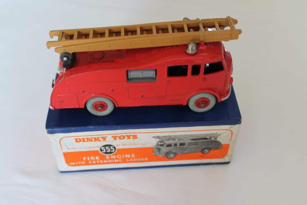 Dinky Toys 555 Commer Fire Engine - Diecast