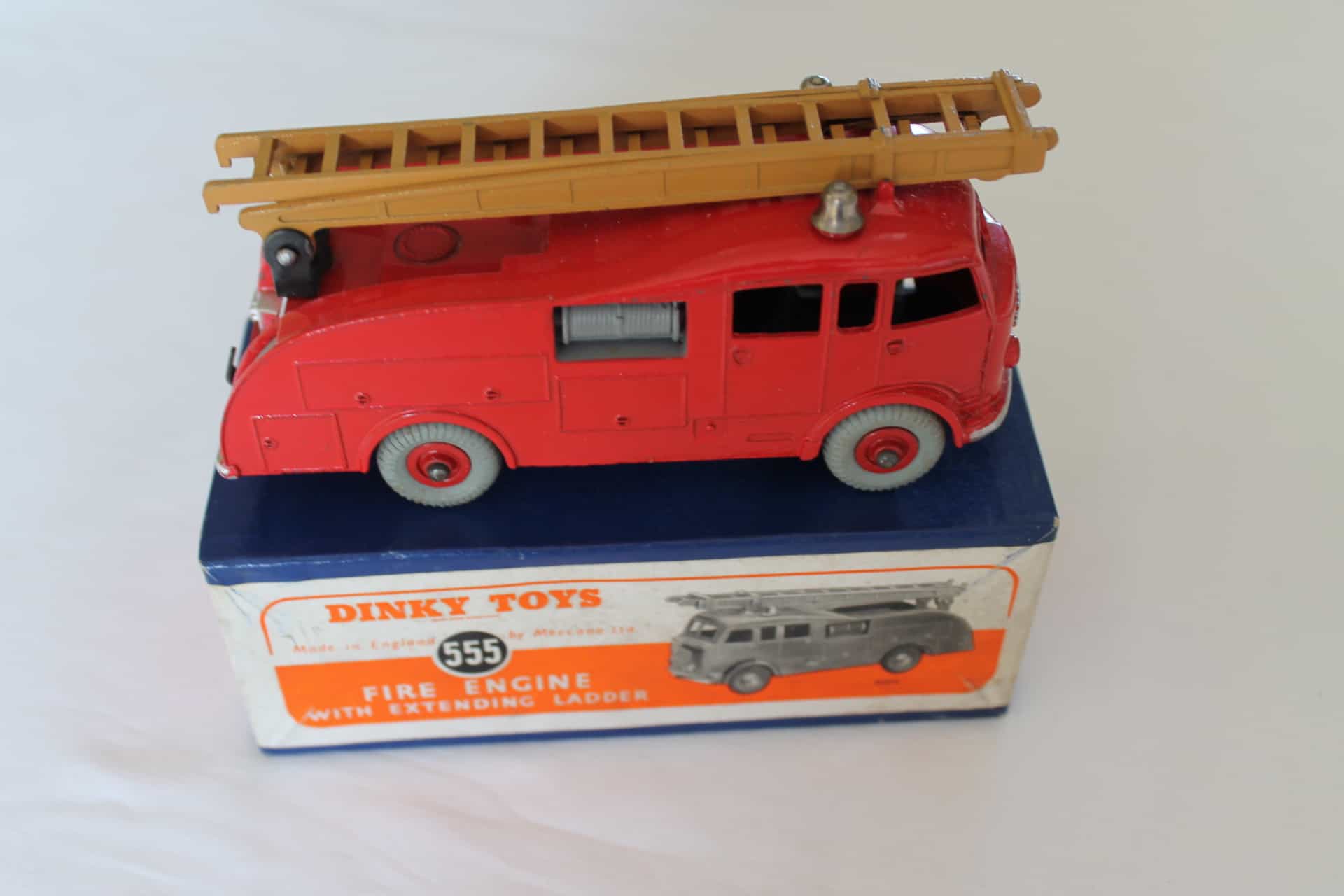 Dinky Toys 555 Commer Fire Engine - Diecast