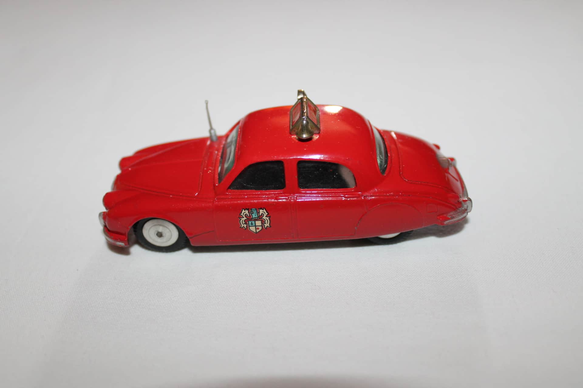 Corgi 213 Jaguar Fire Chief Car | red | Almost Mint