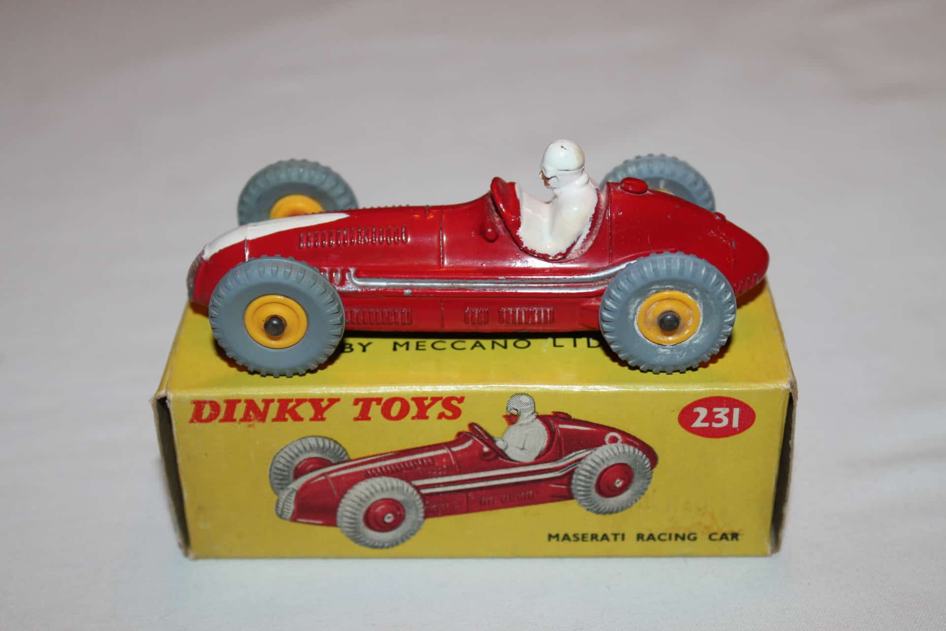 Dinky Toys 231 Maserati Racing Car - Diecast