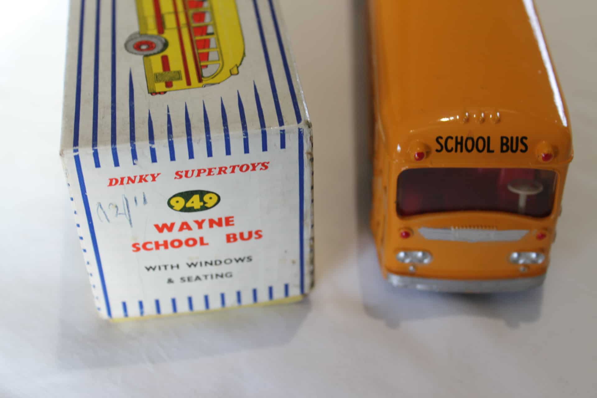 Dinky Toys 949 Wayne School Bus Black Lines - Diecast