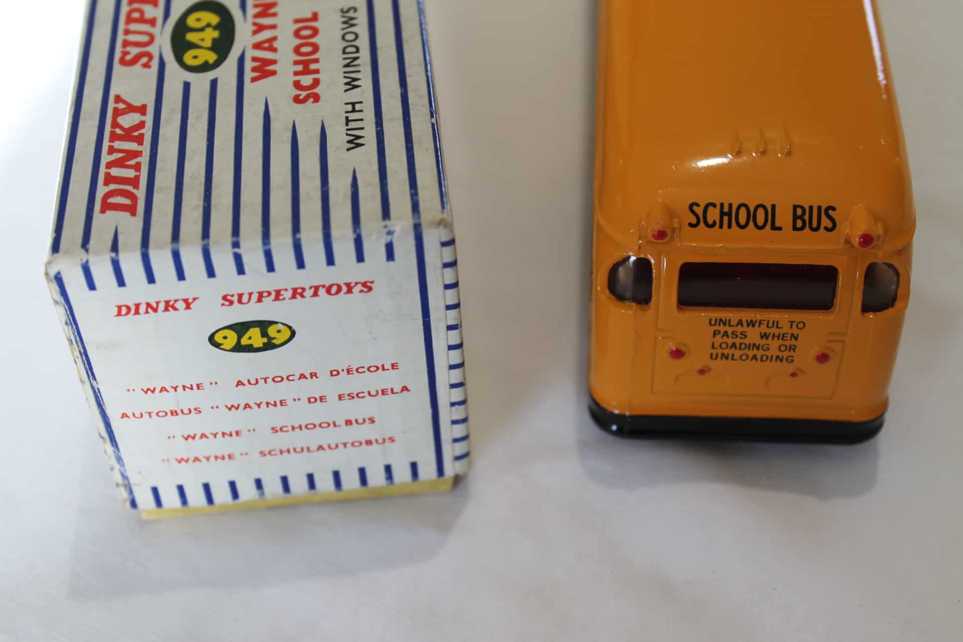 Dinky Toys 949 Wayne School Bus Black Lines - Diecast