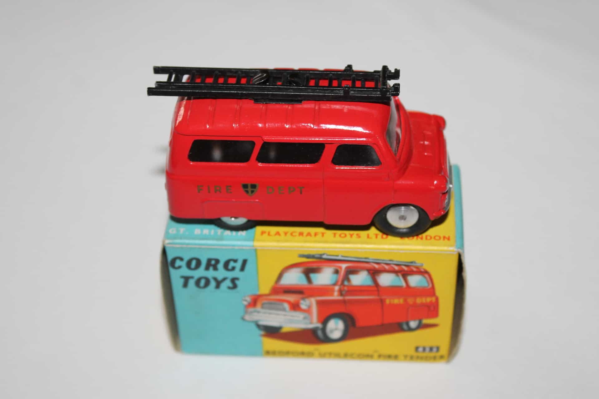 Corgi Toys 423 'Utilicon' Fire Tender 1st Issue - Diecast