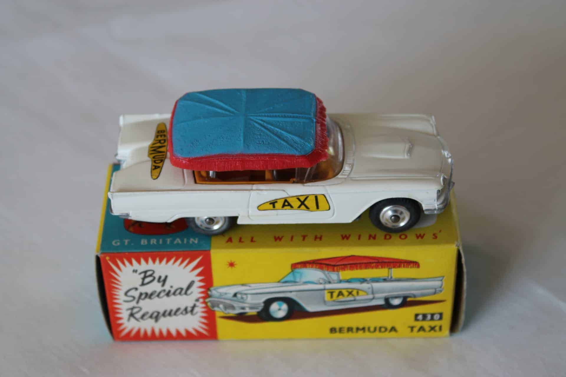Corgi Toys 430 Ford Thunderbird Bermuda Taxi - Diecast