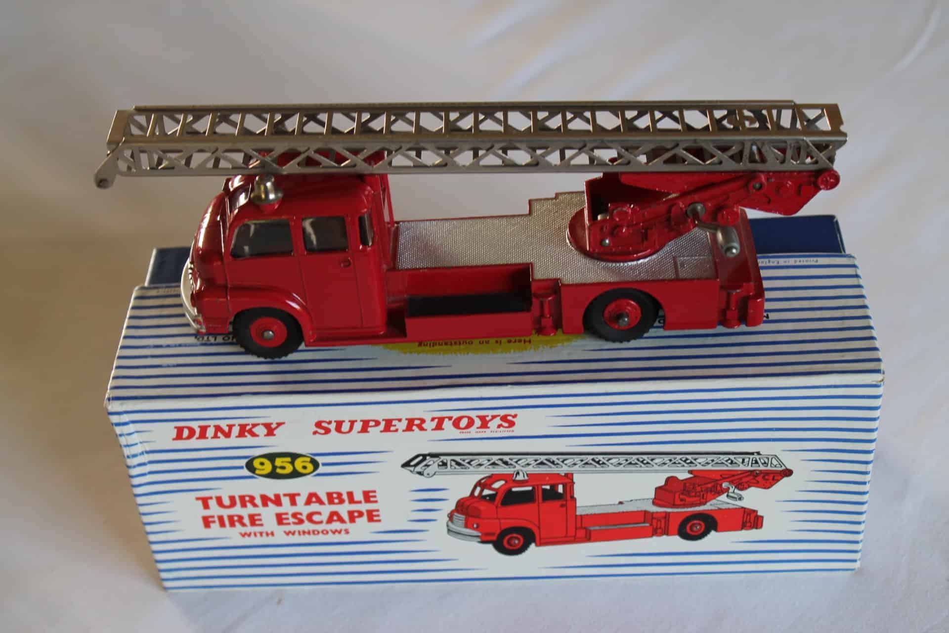 Dinky Toys 956 Turntable Fire Escape - Diecast