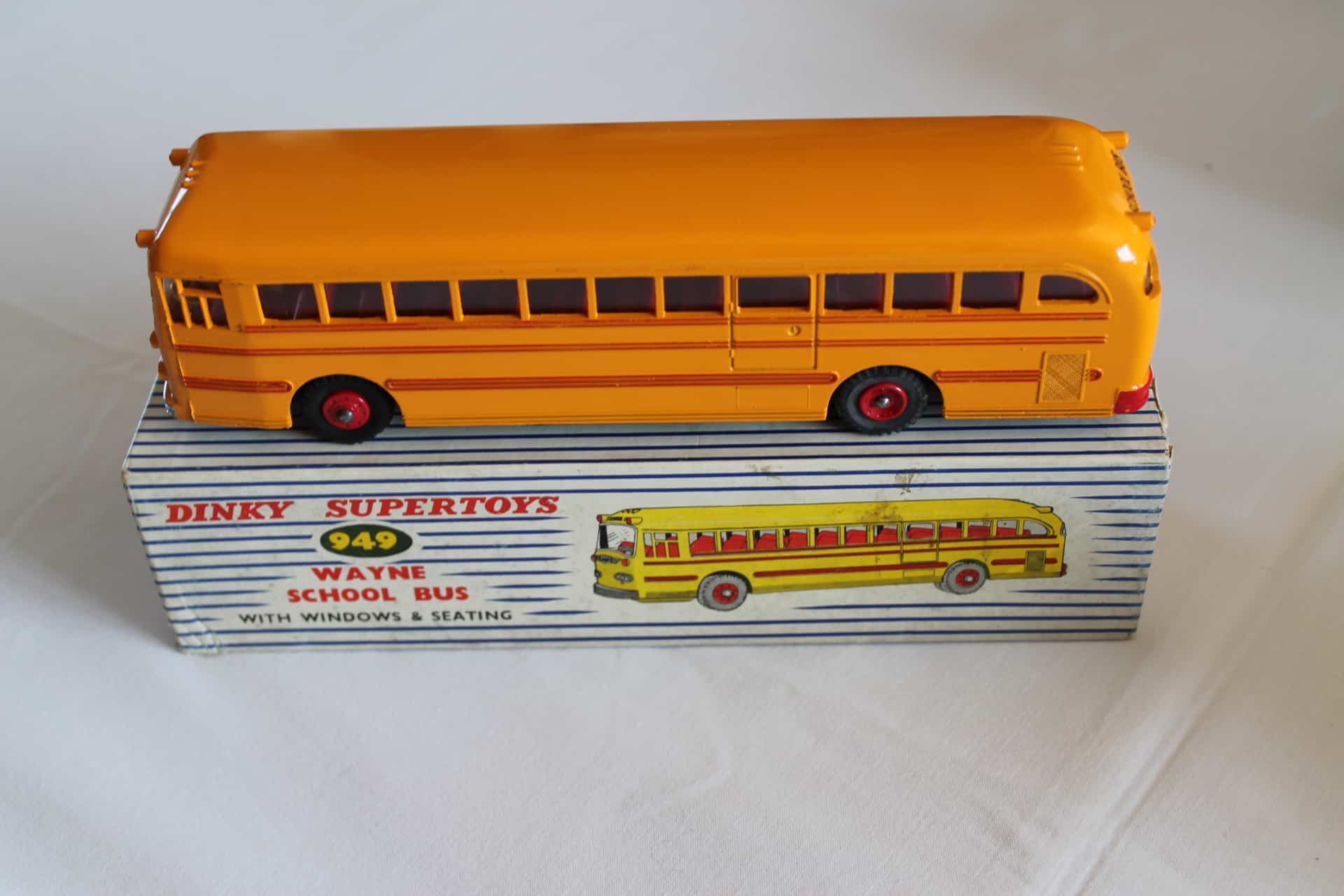 Dinky Toys 949 Wayne School Bus - Diecast