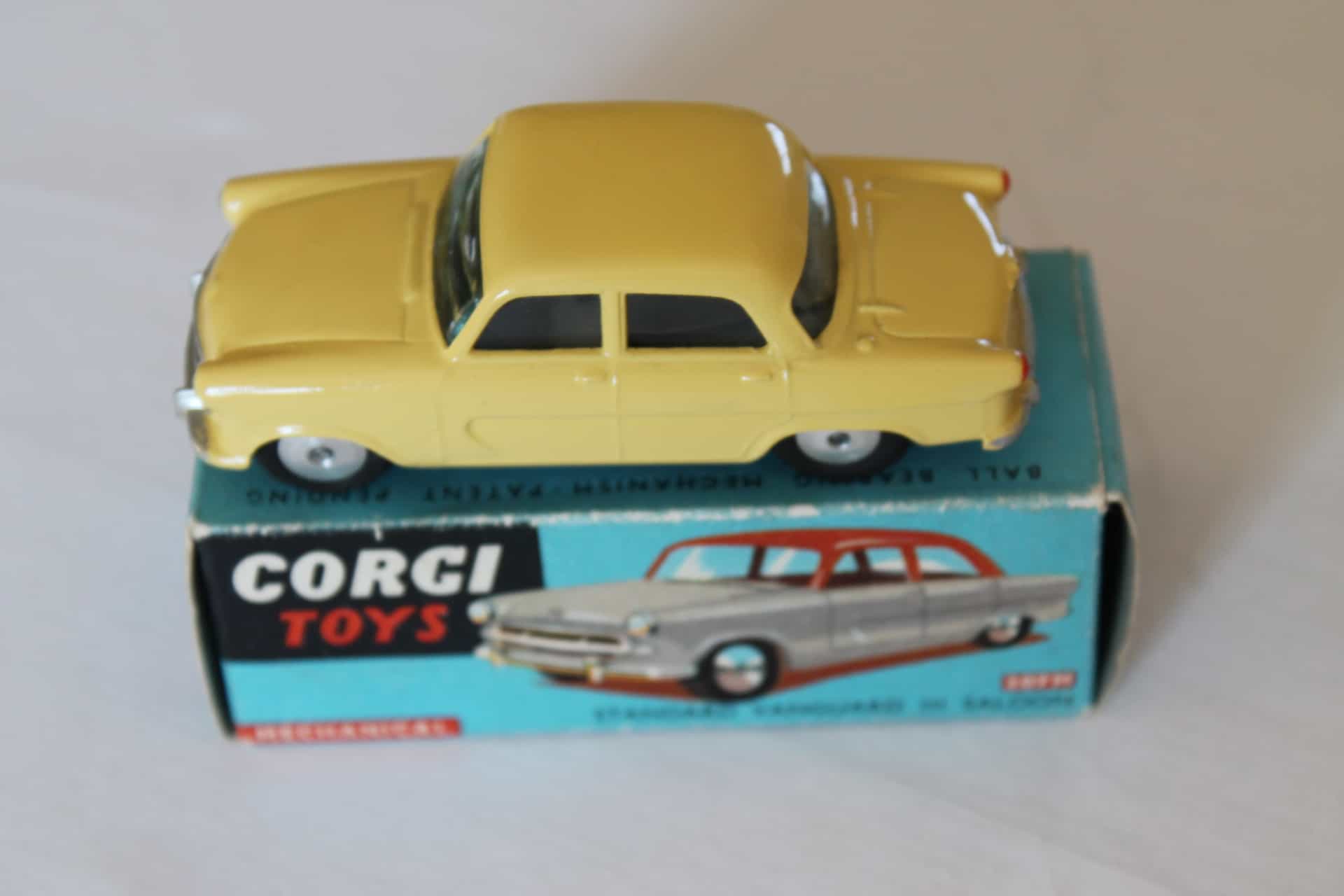 Corgi 207M Standard Vanguard Mechanical version | Near Mint