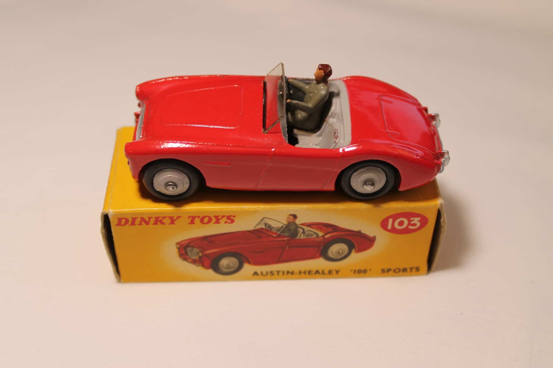 Dinky Toys 103 Austin Healey 100 Tourer - Diecast