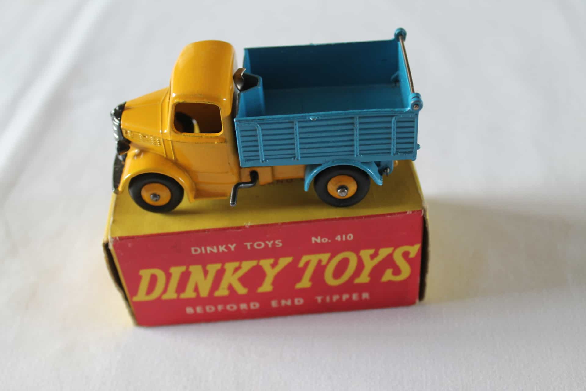 Dinky 410 Bedford End Tipper | yellow | Very Nearly Mint
