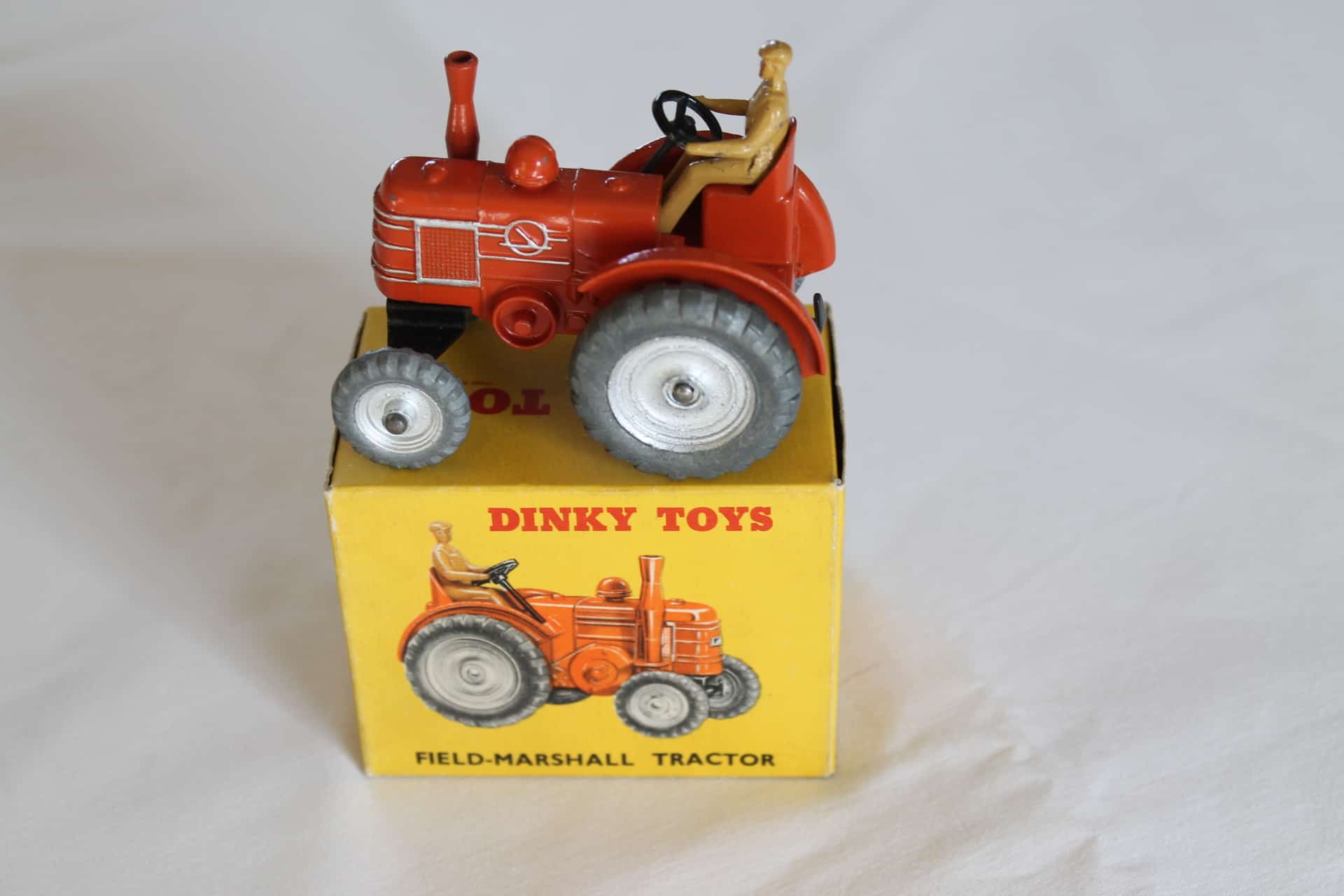 Dinky 027N/301 Field Marshall Tractor | orange | Almost Mint