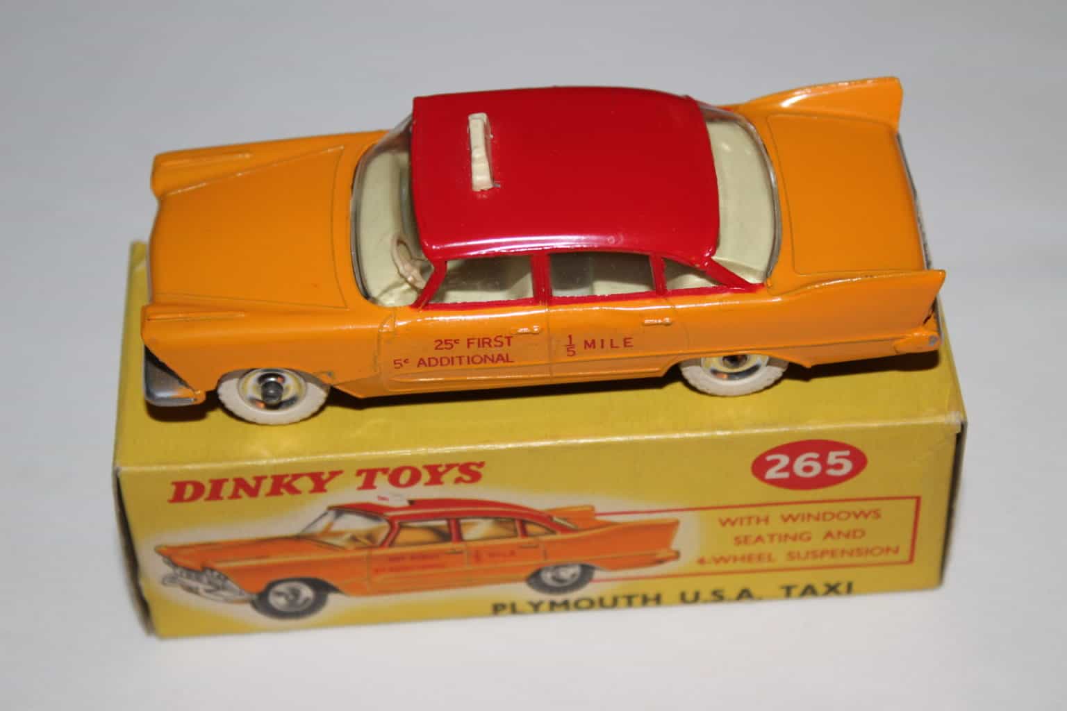 Dinky Toys 265 Plymouth USA Taxi - Diecast