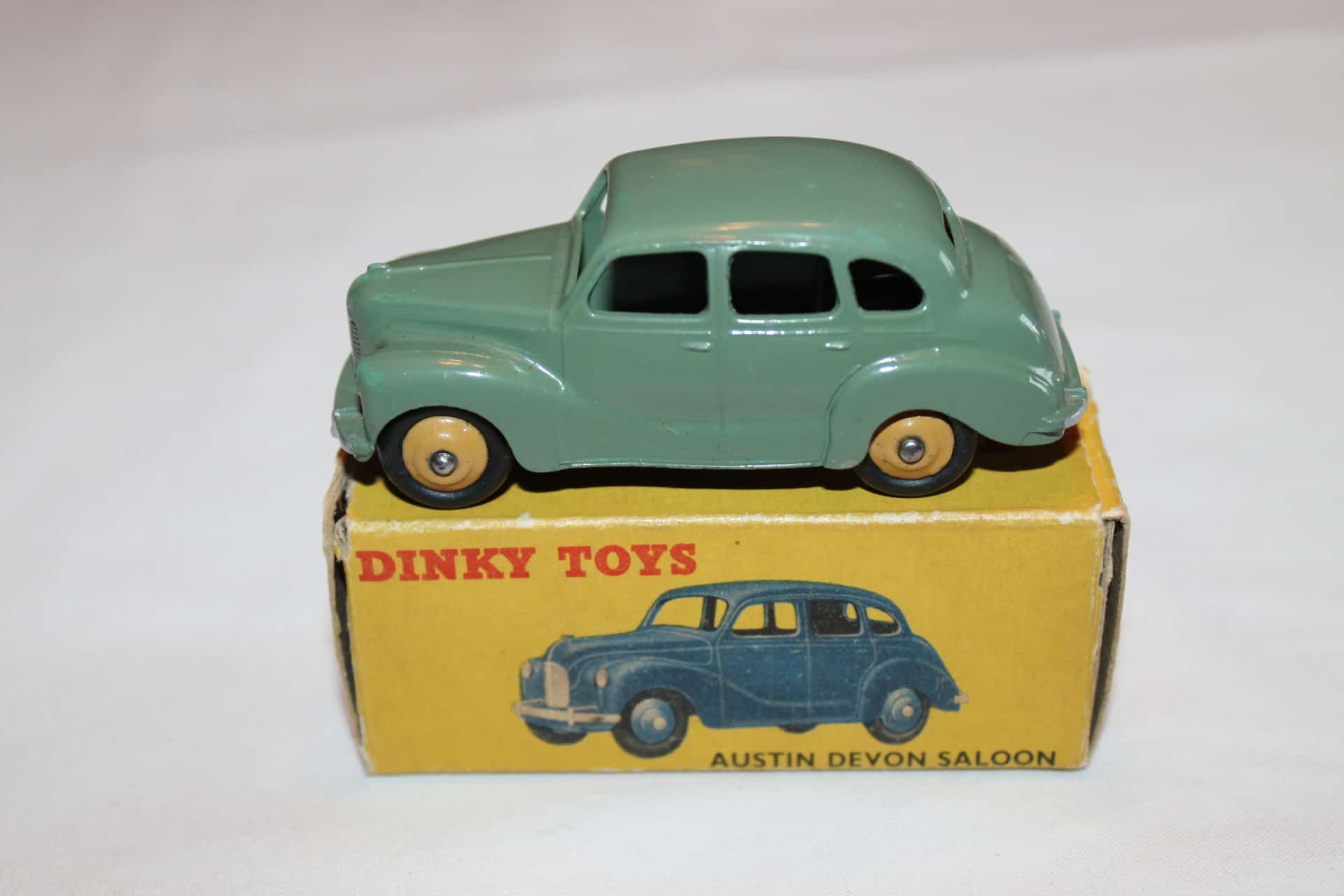 Dinky Toys 152 Austin Devon - Diecast