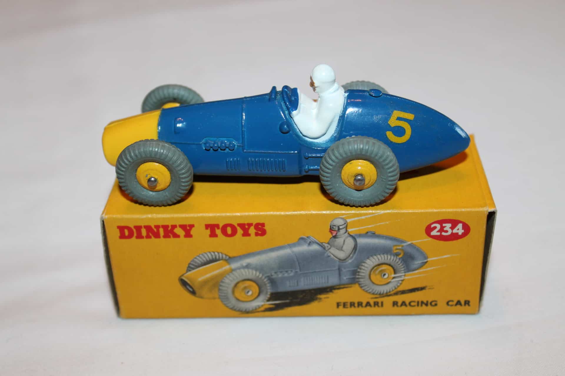 Dinky Toys 234 Ferrari Racing Car - Diecast
