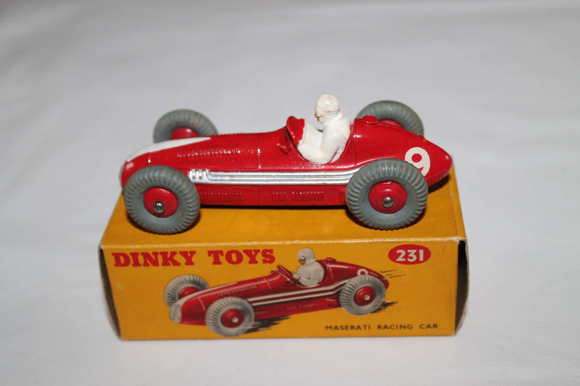 Dinky Toys 231 Maserati Racing Car - Diecast