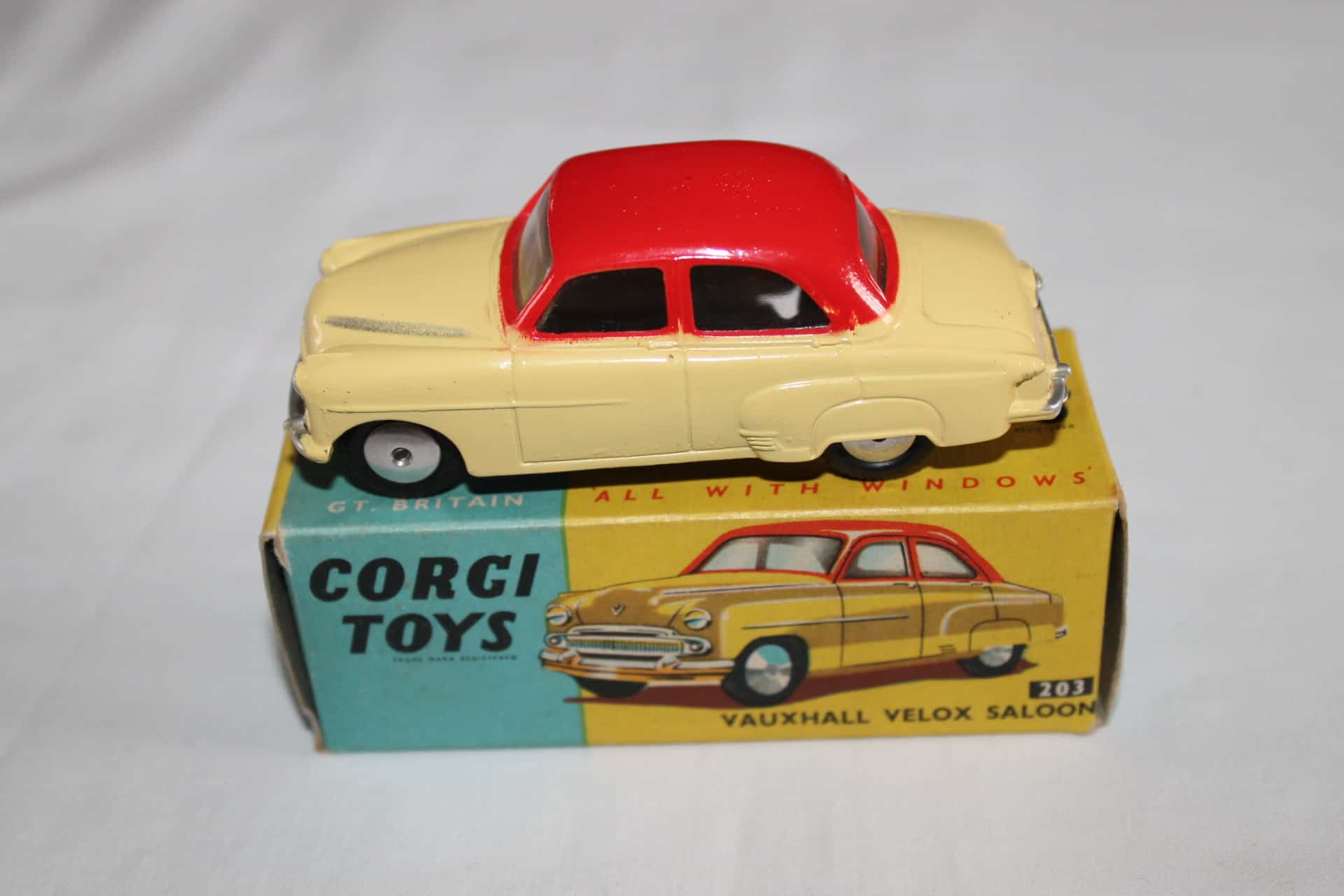 Corgi Toys 203 Vauxhall Velox Saloon - Diecast