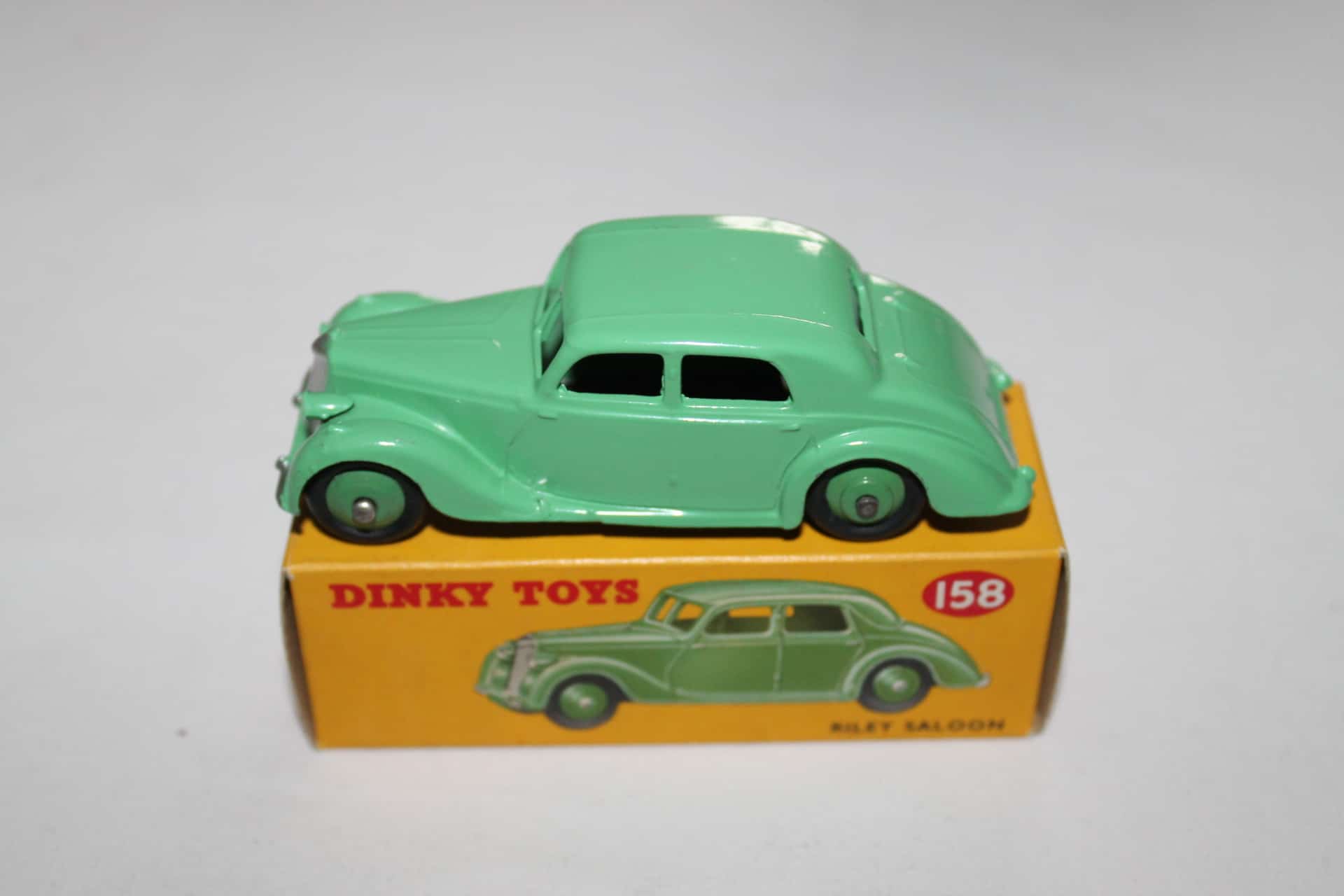 Dinky Toys 158 Riley Saloon - Diecast