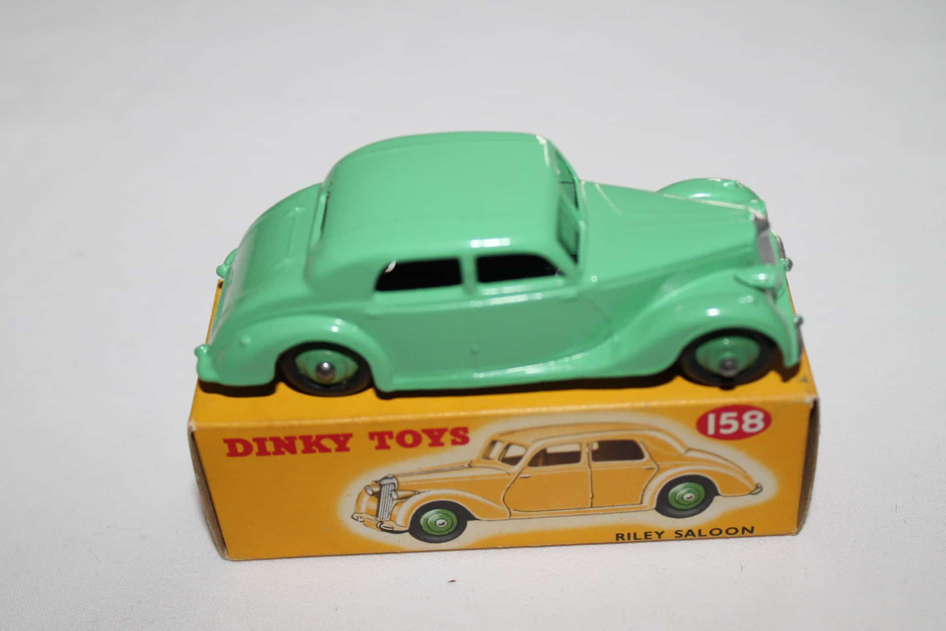 Dinky Toys 158 Riley Saloon - Diecast
