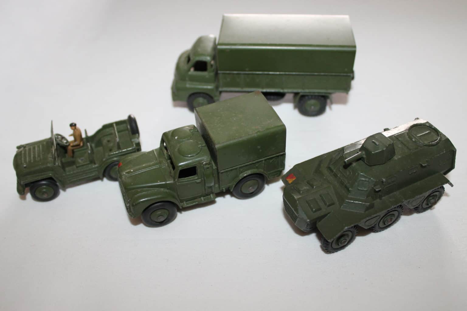Dinky 699 4 Vehicle Military Gift Set | Khaki army