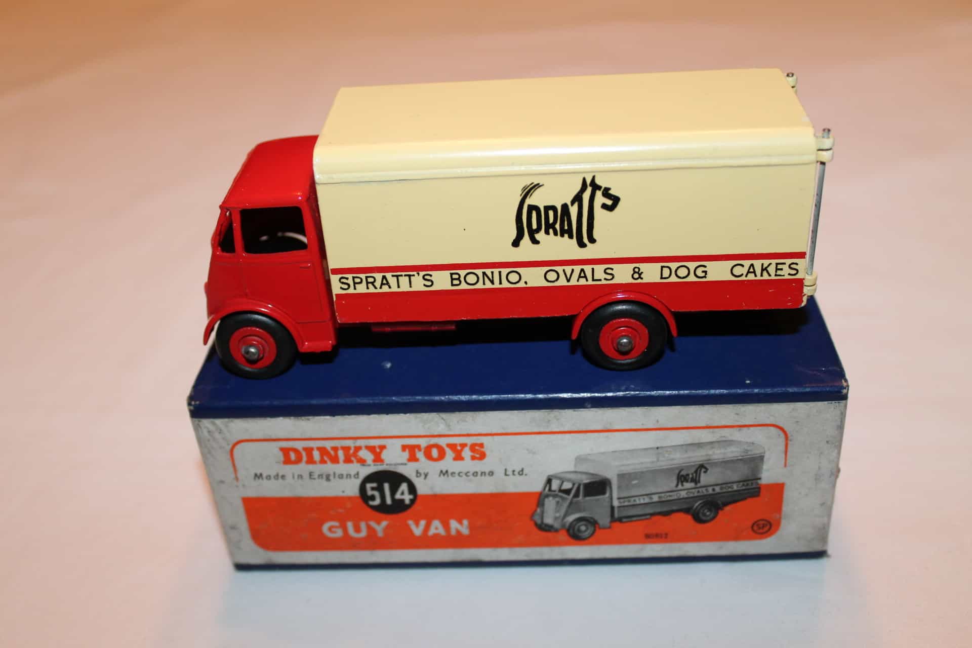 Dinky Toys 514 Guy Spratts Van - Diecast