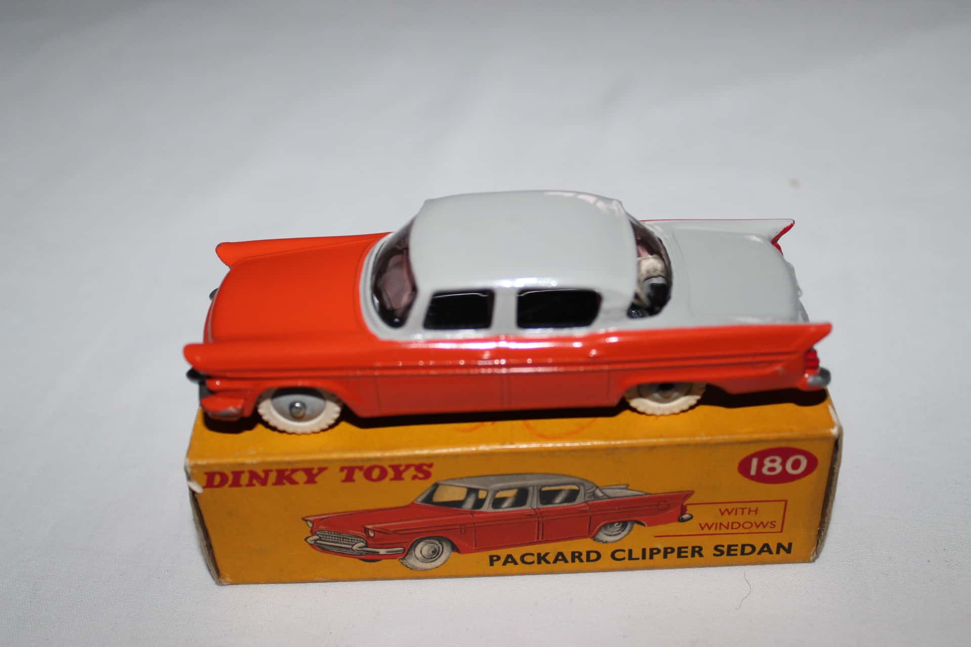 Dinky Toys 180 Packard Clipper - Diecast