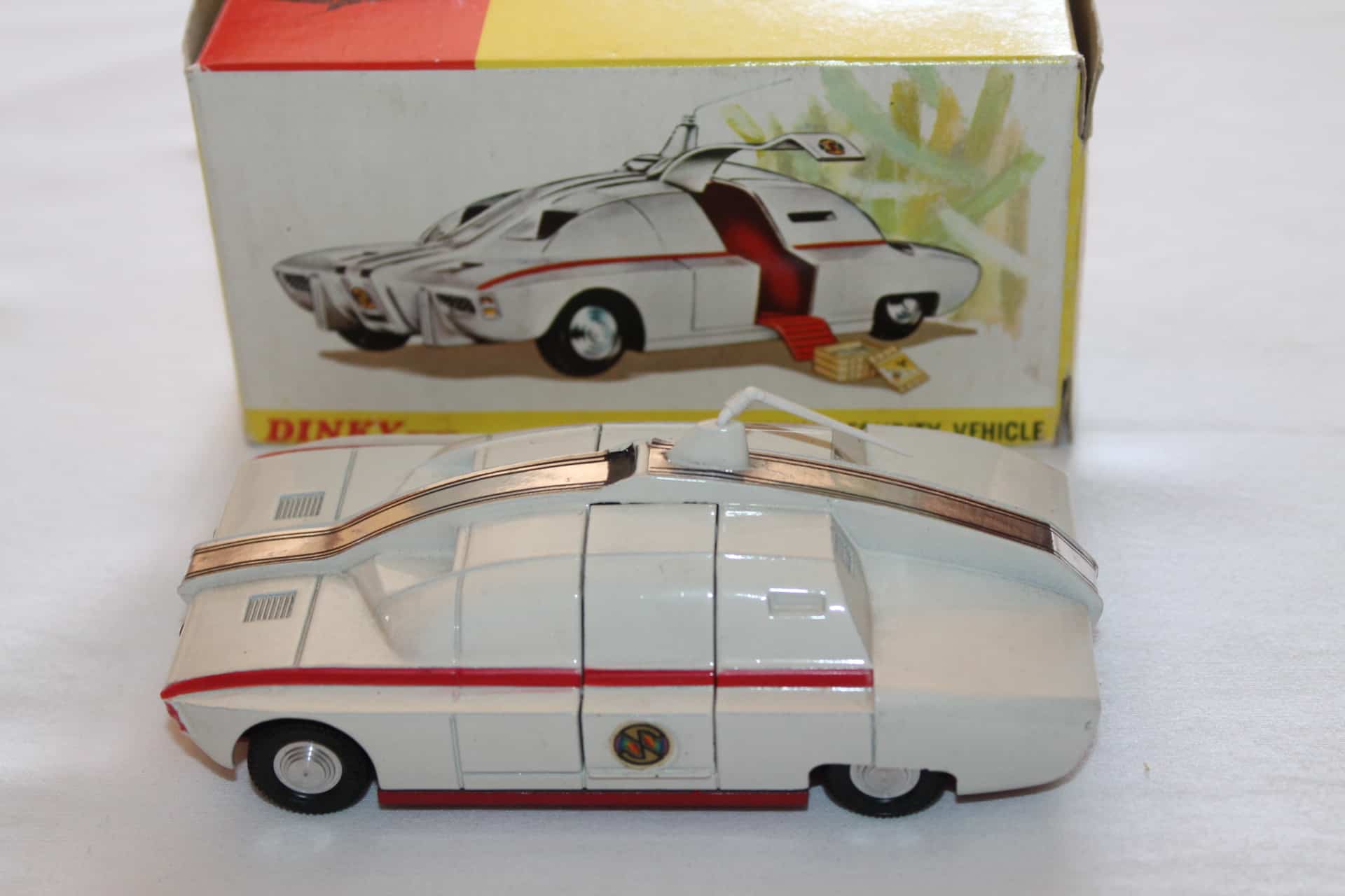 Dinky Toys 105 'Captain Scarlett' Maximum Security Vehicle - Diecast