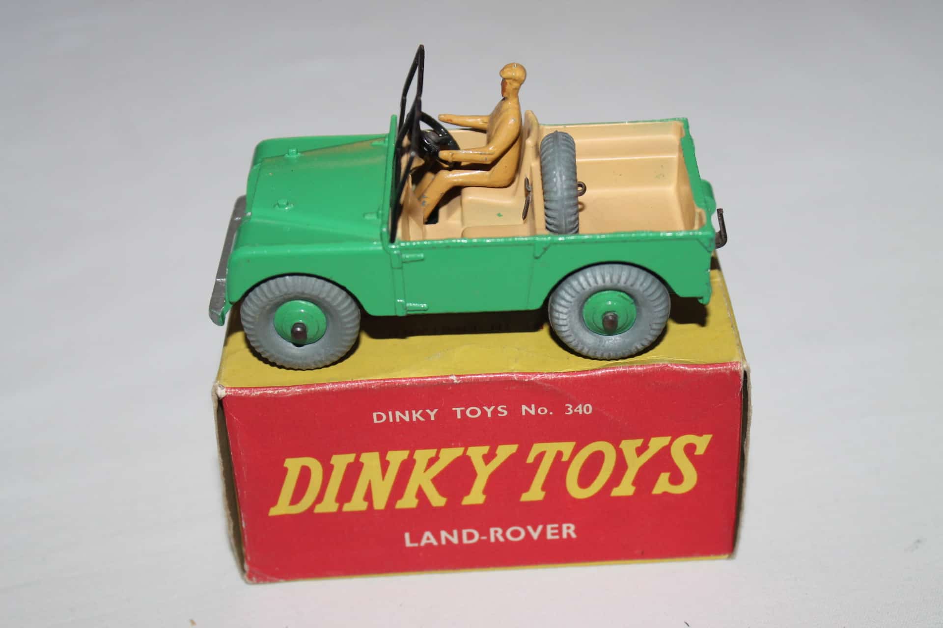 Dinky Toy 340 Land Rover - Diecast