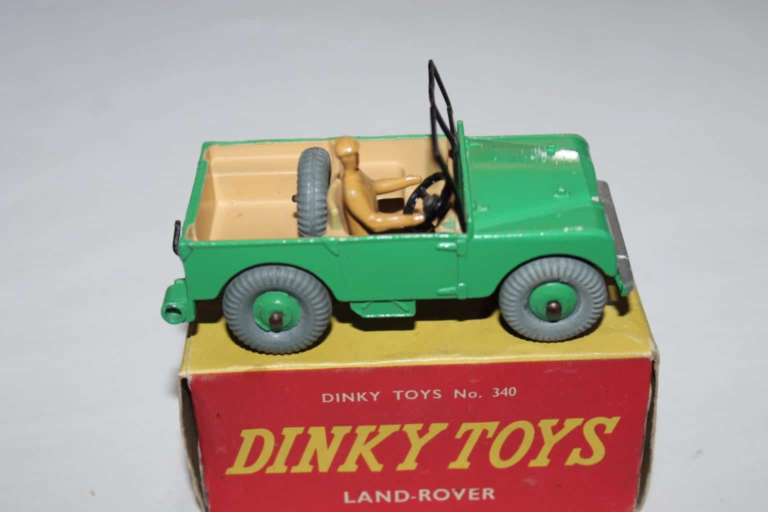 Dinky Toy 340 Land Rover - Diecast