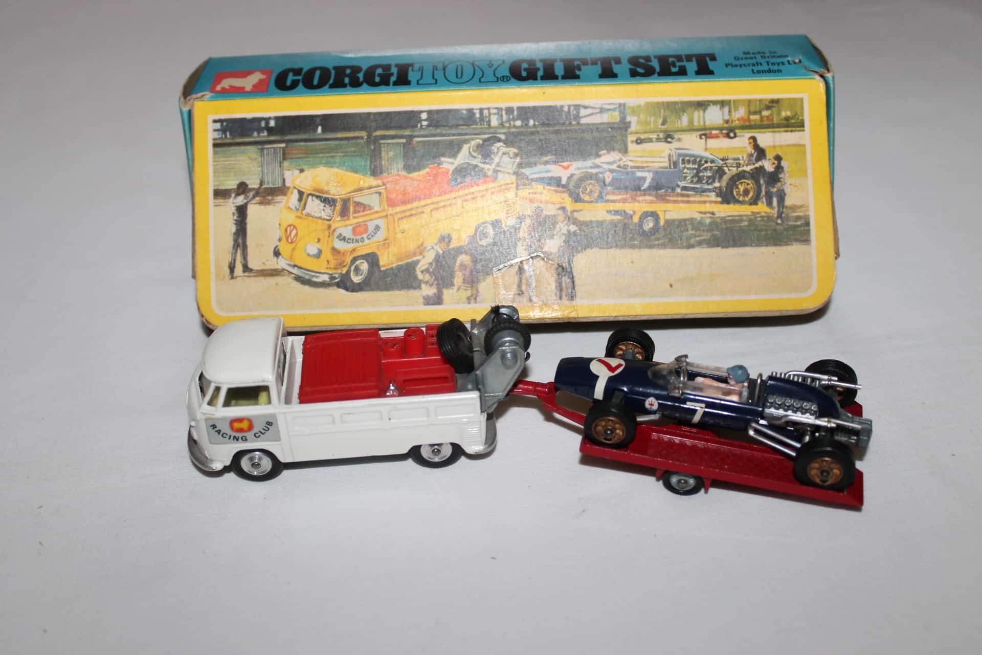 Corgi Toys Gift Set 6 Volkswagen Truck with Trailer & Cooper-Maserati F ...