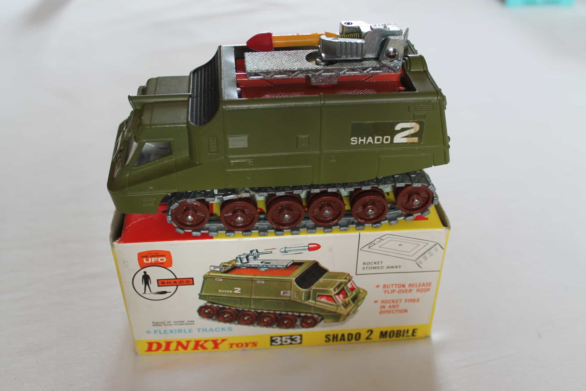 Dinky Toys 353 Shado 2 Mobile - Diecast
