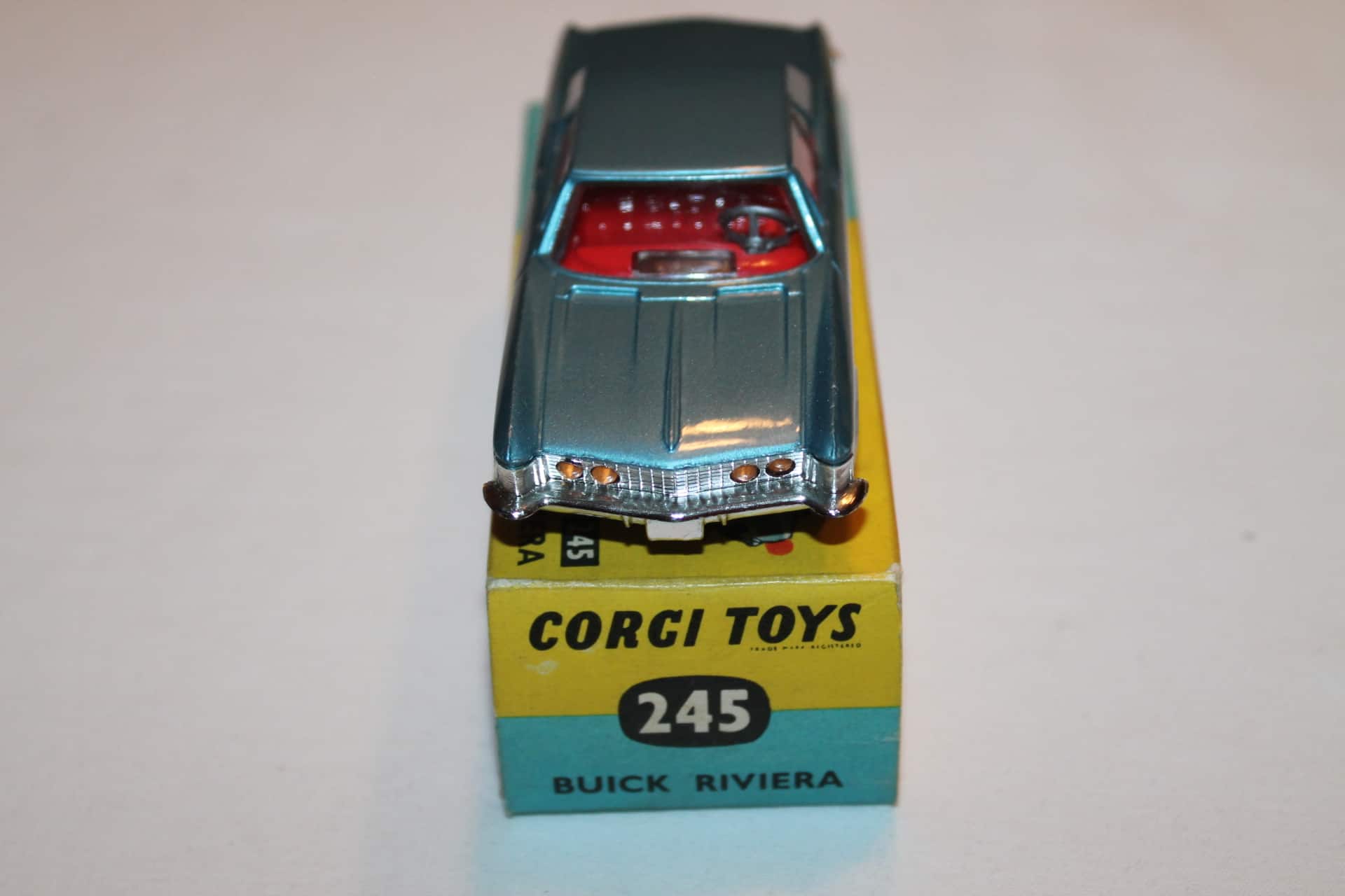 Corgi Toys 245 Buick Riviera - Diecast