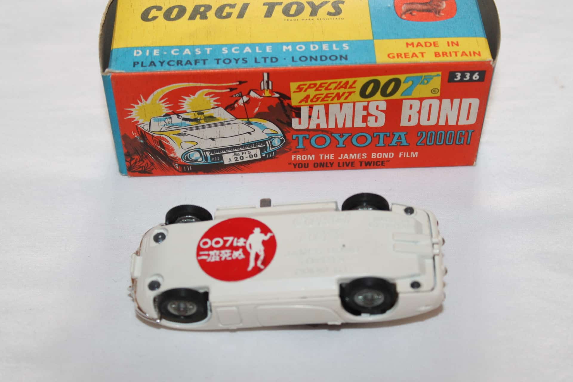 Corgi 336 James Bond Toyota 2000GT | white | Mint