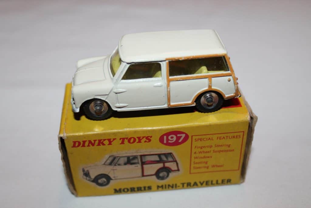 Dinky Toys 197 Morris Mini Traveller - Diecast