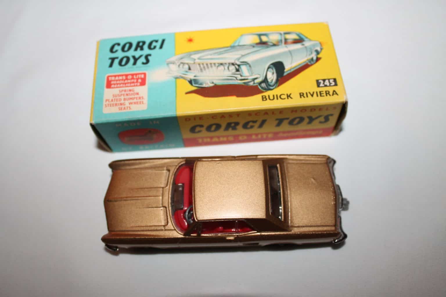 Corgi Toys 245 Buick Riviera - Diecast