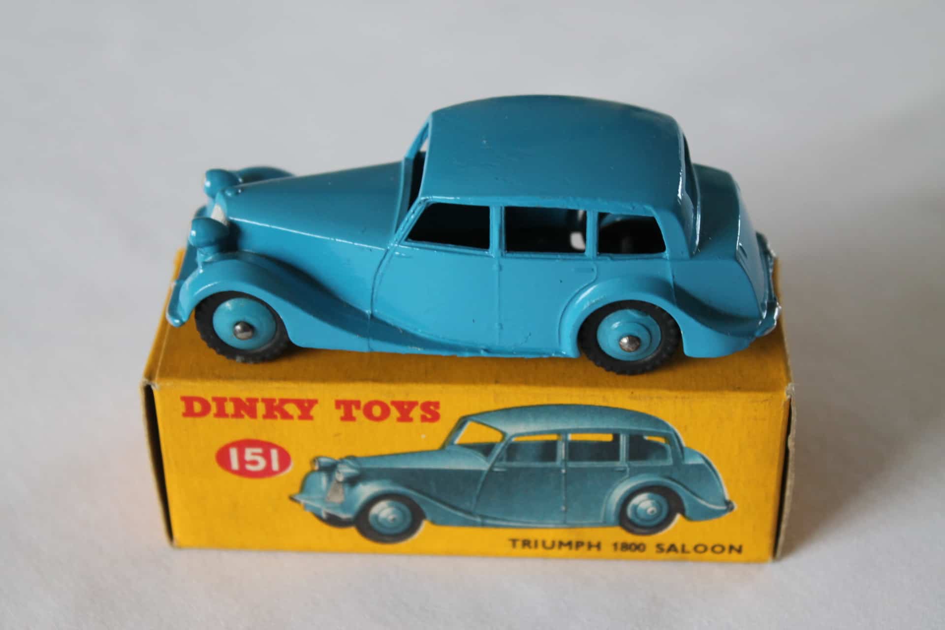 Dinky Toys 151 Triumph 1800 - Diecast