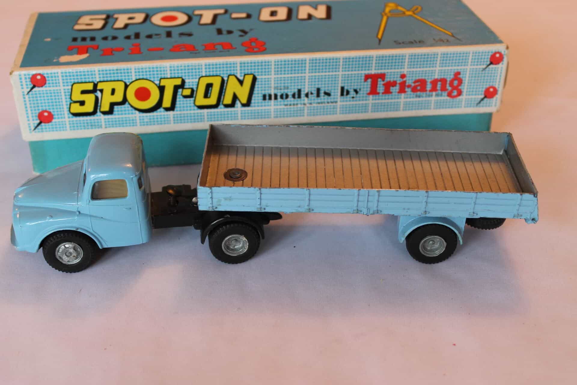 Spot-On Toys 106A/1 Austin Prime Mover with sides - Diecast