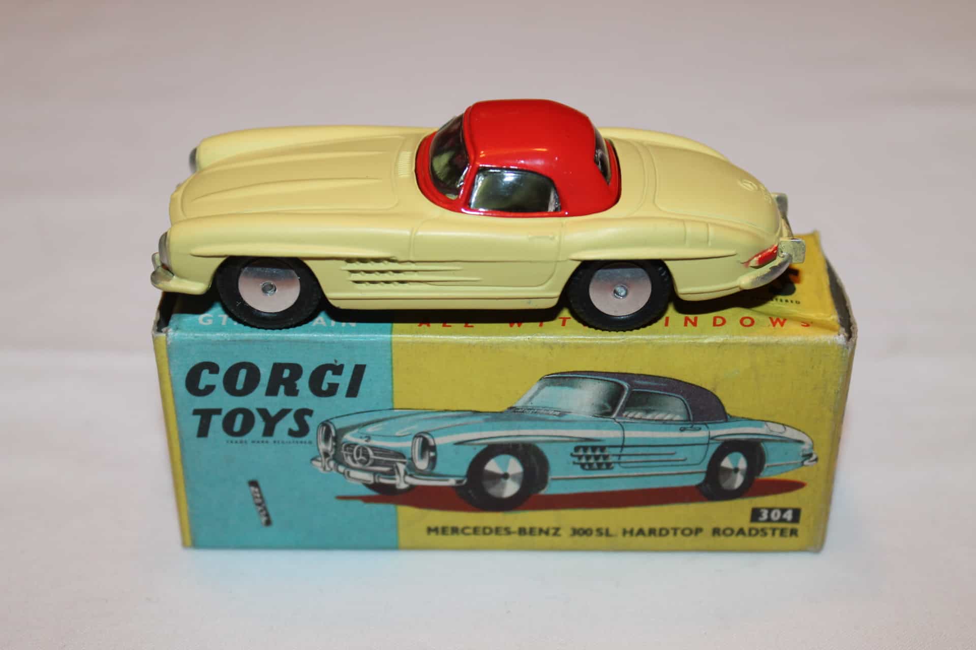 Corgi Toys 304 Mercedes-Benz 300SL Hardtop Roadster | Diecast