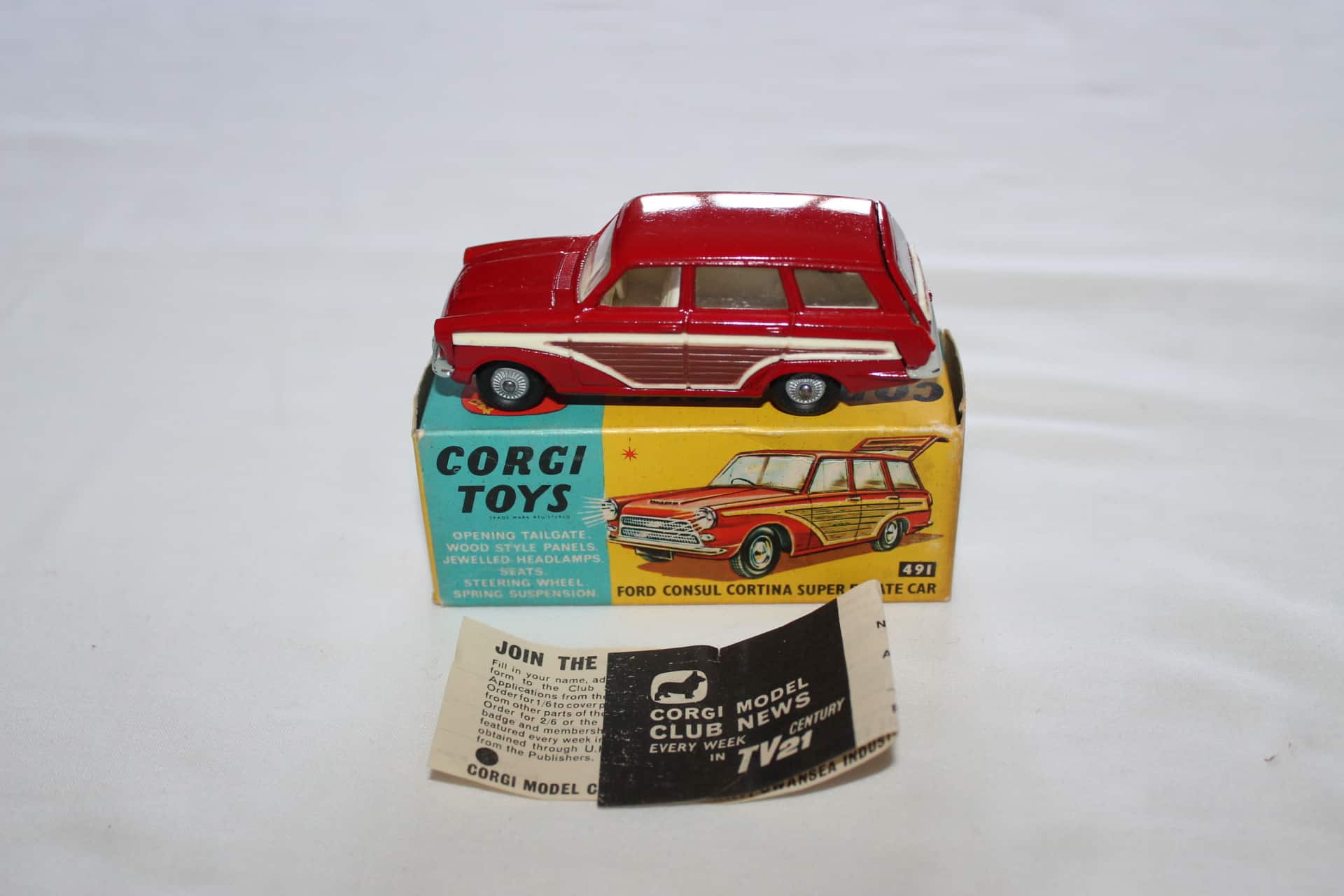Corgi Toys 491 Ford Cortina Estate - Diecast
