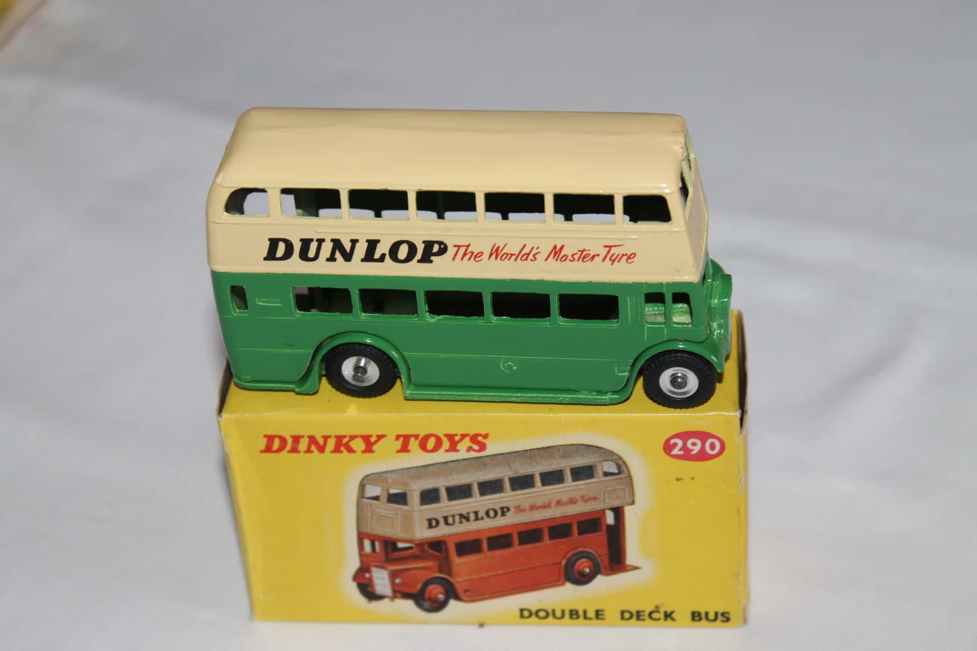 Dinky Toys 290 Double Decker Bus - Diecast