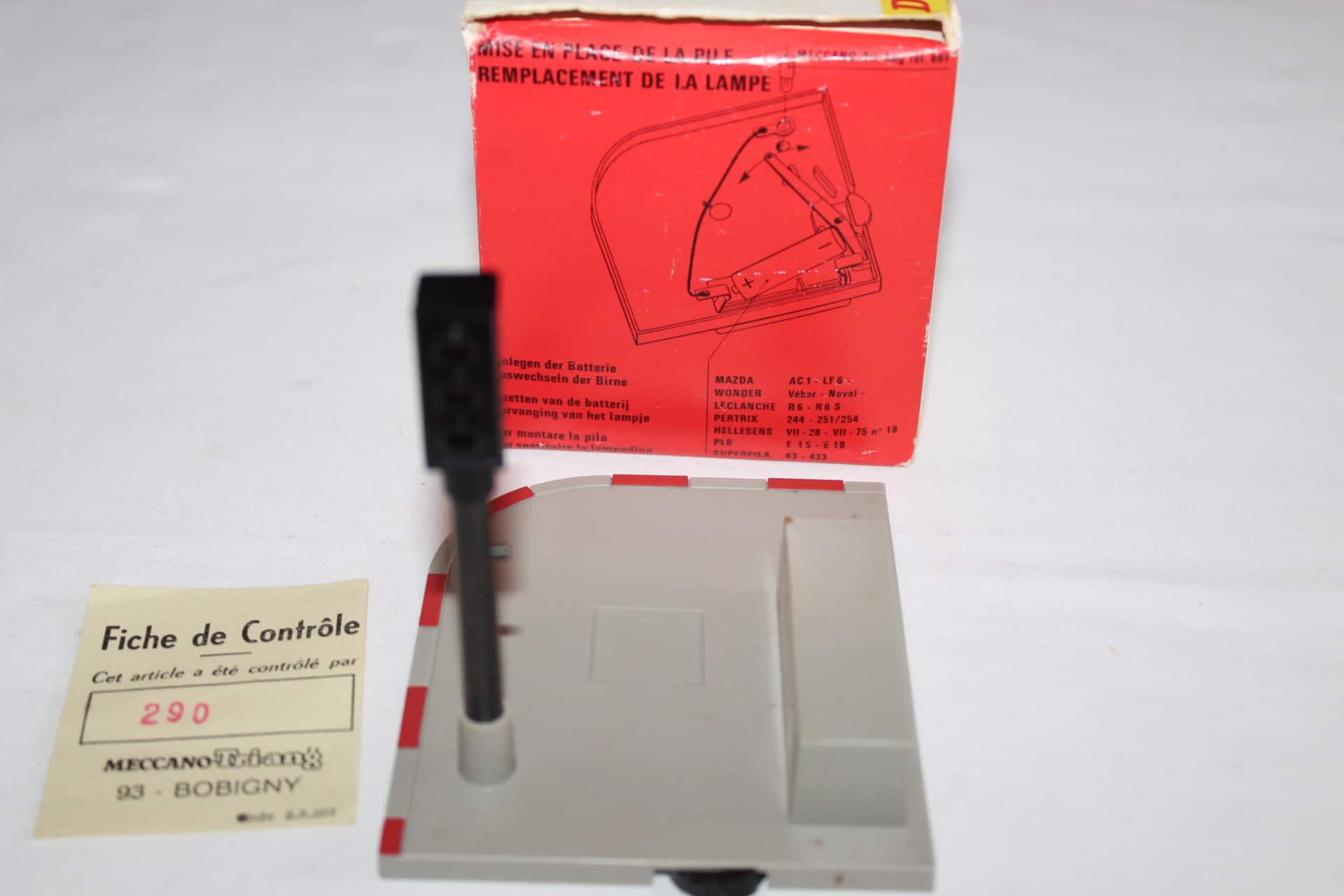 French Dinky 594 Traffic Light - Diecast