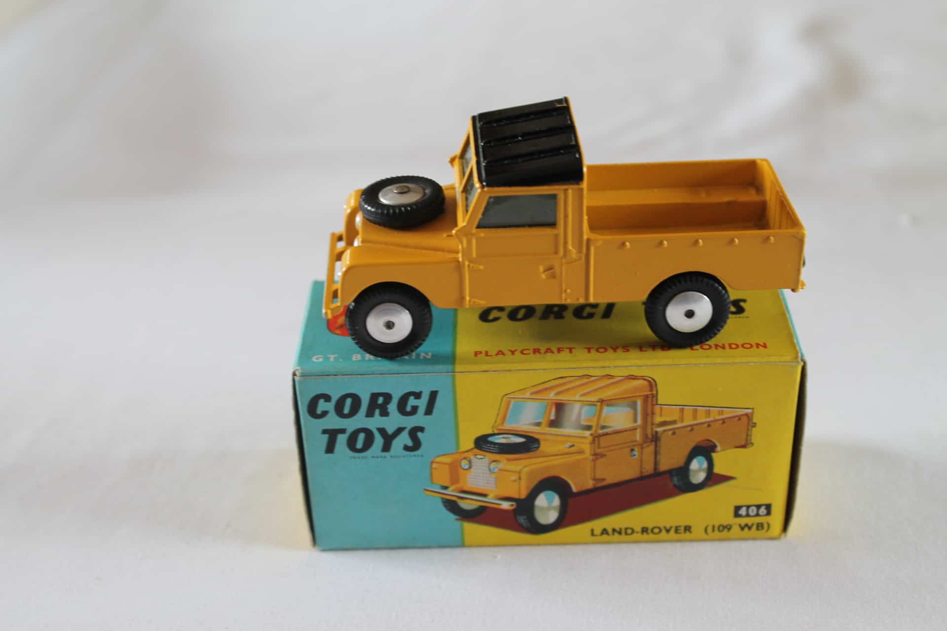 Corgi Toys 406 Land Rover (109 WB) - Diecast