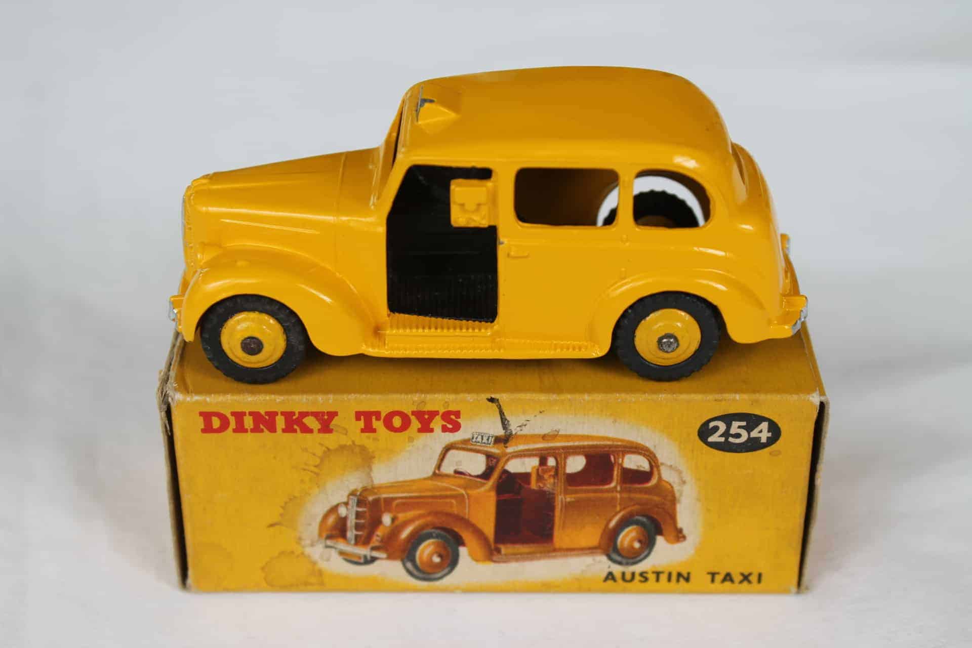 Dinky Toys 254 Austin Taxi - Diecast
