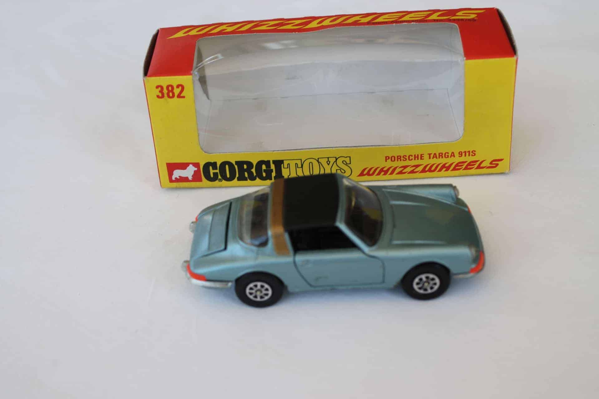 Corgi Toys 382 Porsche Targa 911S Whizzwheels - Diecast