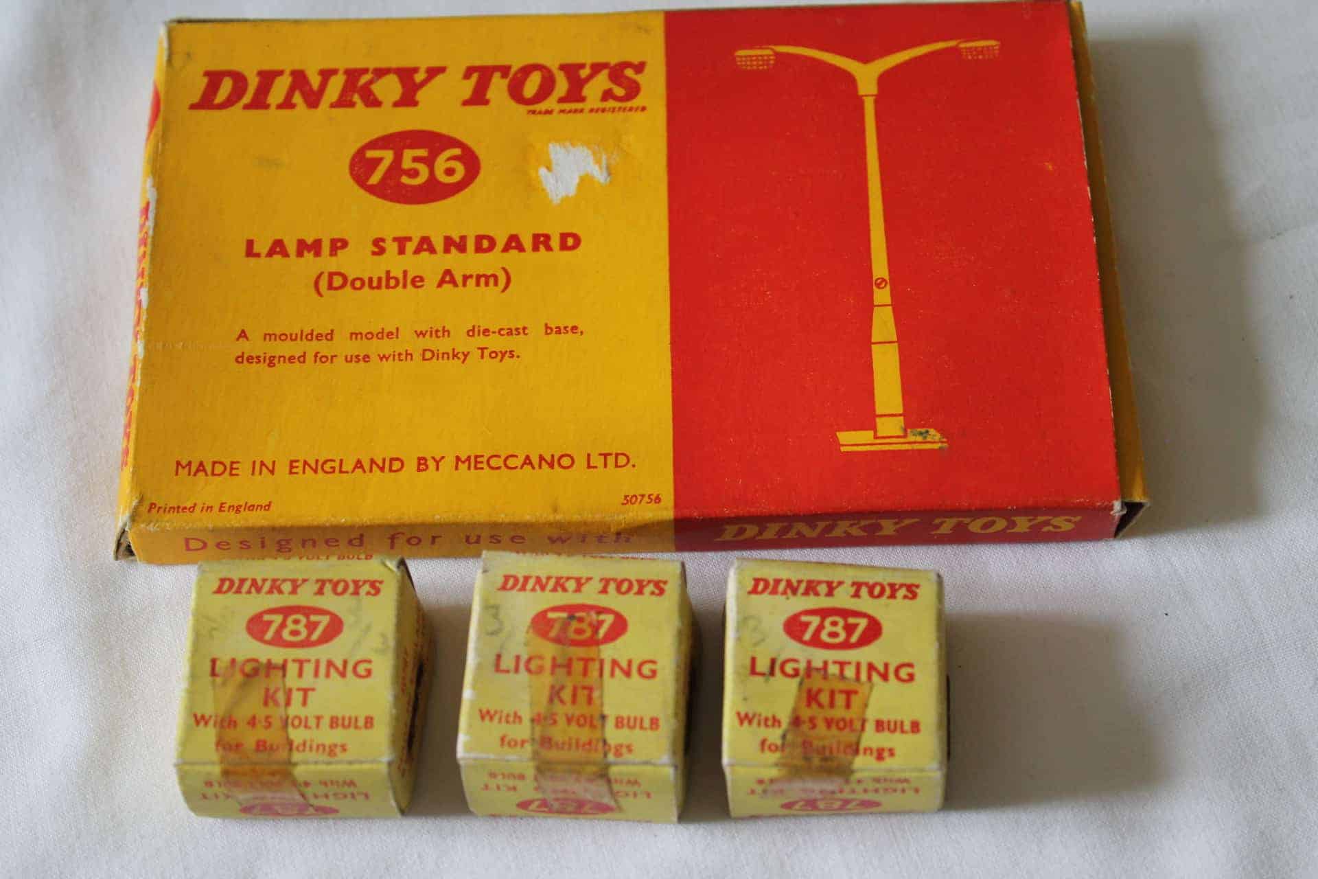 Dinky Toys 756 Lamp Standard (Double Arm) & 787 Lighting Kit - Diecast