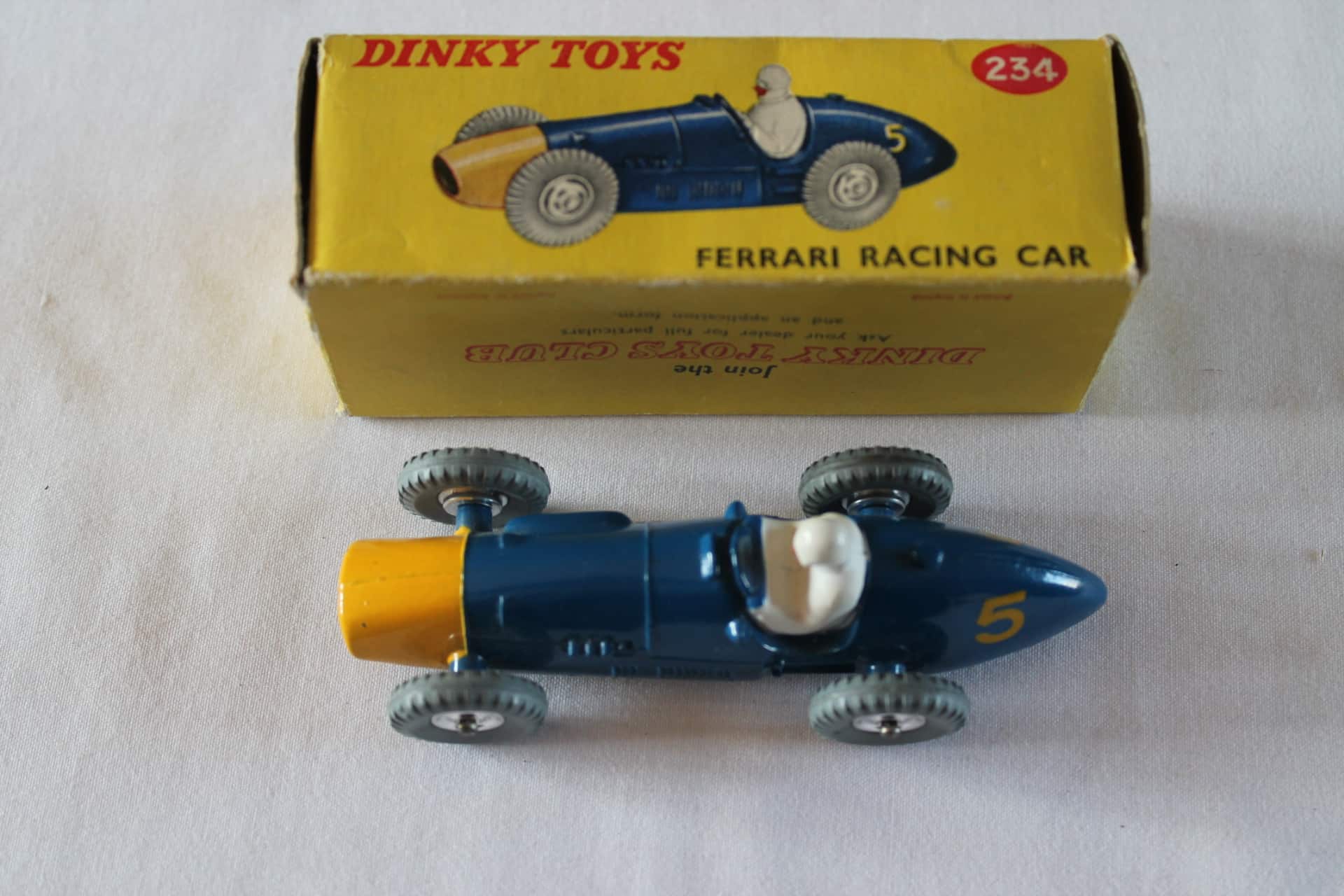 Dinky Toys 234 Ferrari Racing Car - Diecast