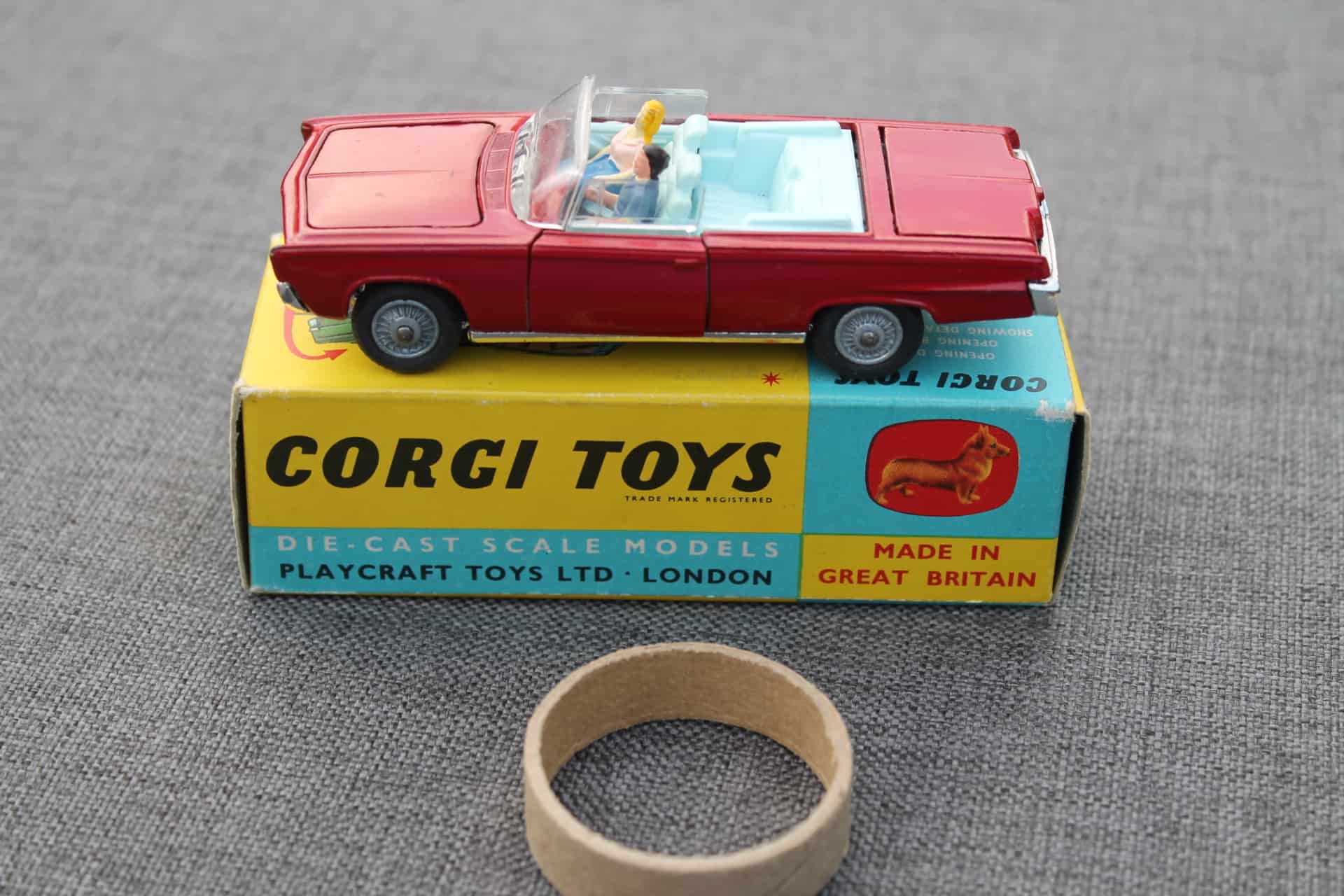 Corgi Toys 246 Chrysler Imperial - Diecast