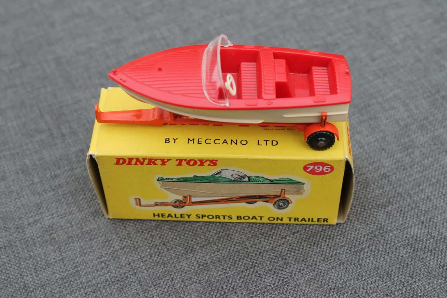 Dinky Toys 796 Healey Sports Boat on Trailer - Diecast